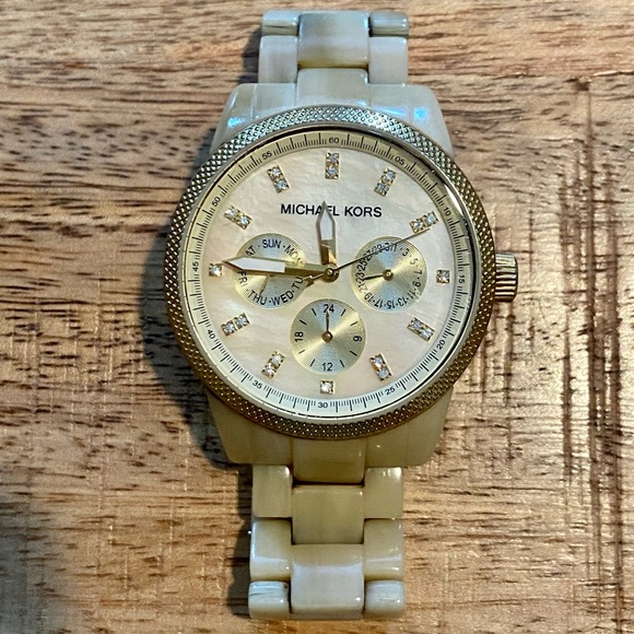 Michael Kors | Accessories | Michael Kors Jet Set Horn Watch Mk539 ...